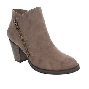 True Craft | Shoes | True Craft Taupe Booties Sz 95 | Poshmark